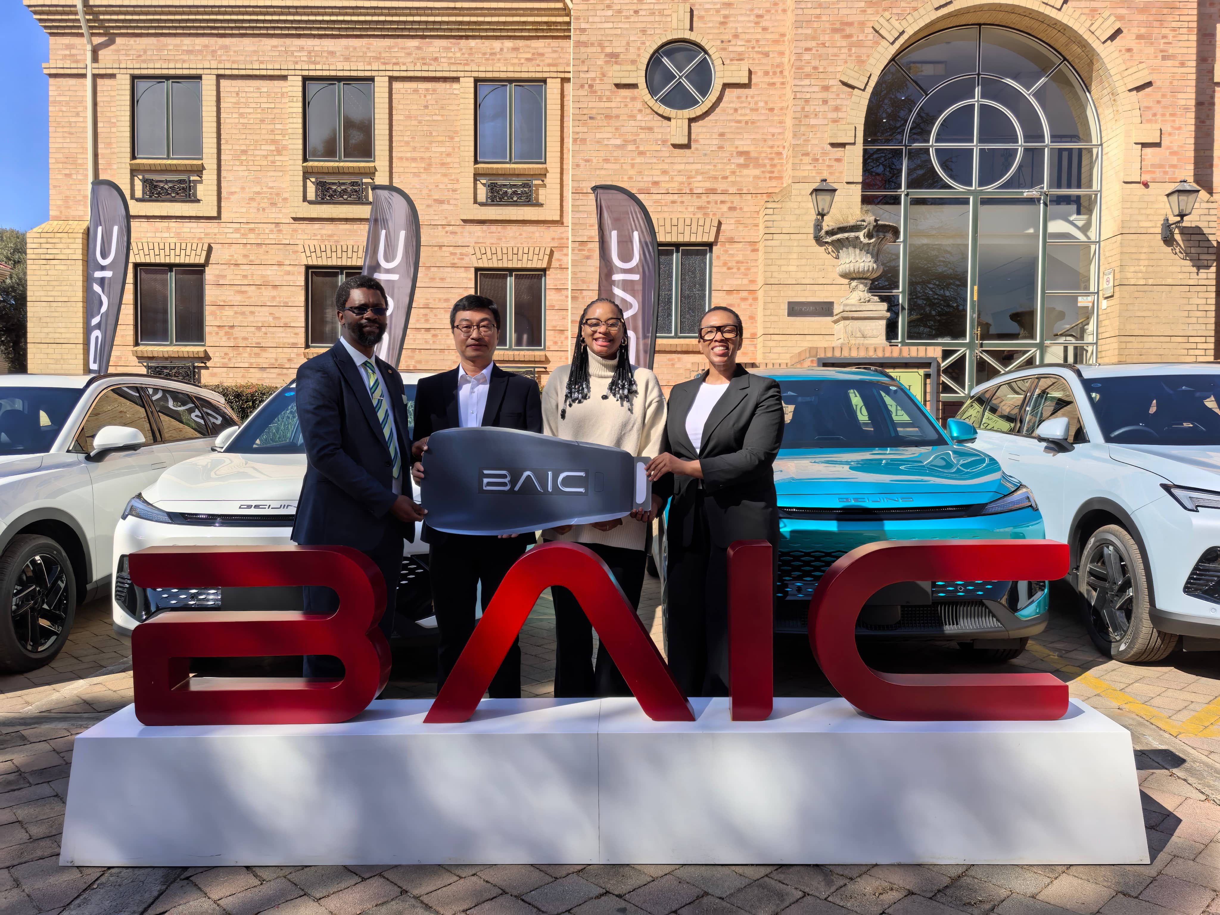 BAIC Sudáfrica Entrega los Vehículos Oficiales de la Cumbre Y20 a NYDA ...